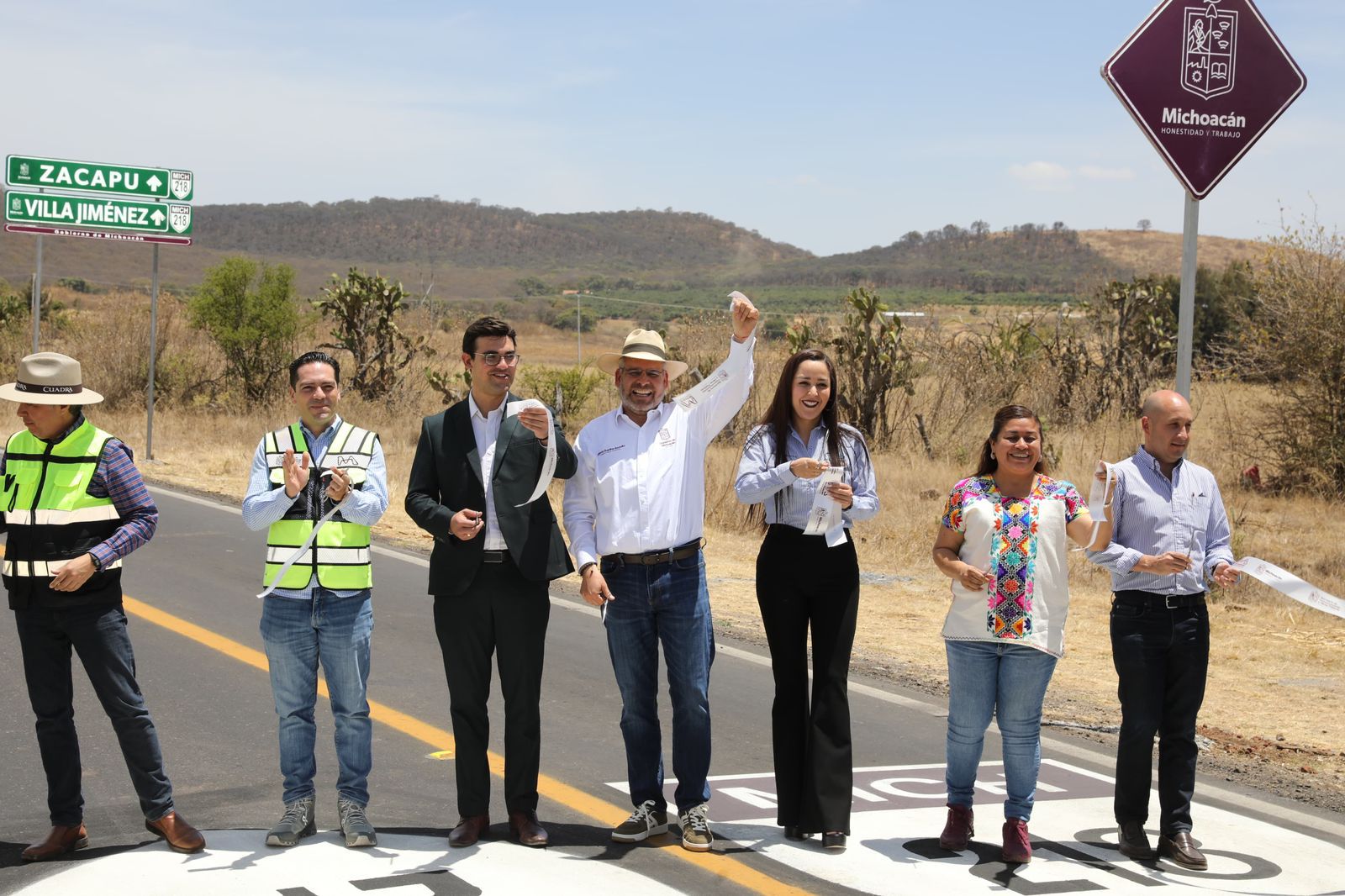 GEM | Inaugura Bedolla entronque carretero Zacapu-Panindícuaro; tras 15 ...